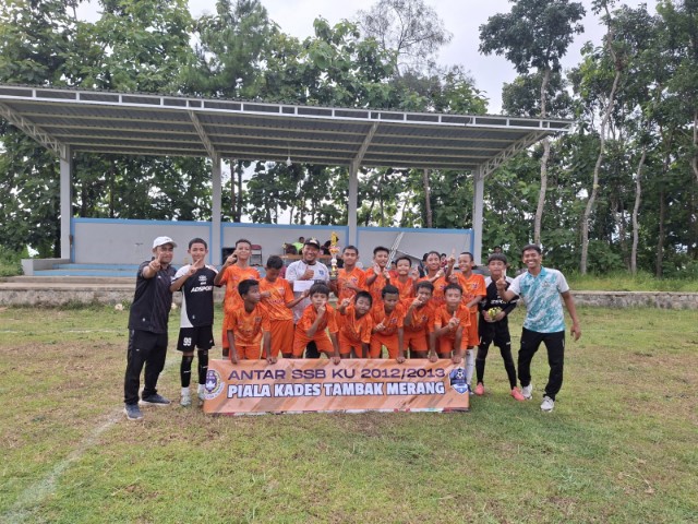 New Persik’s KU 2012/2013 Angkat Trofi Juara I Piala Kades Tambang Merang