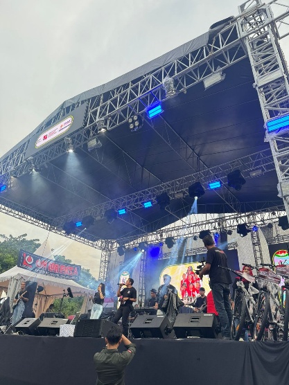 Guncang Alun-Alun Karanganyar, PT BPR Bank Daerah Karanganyar ...